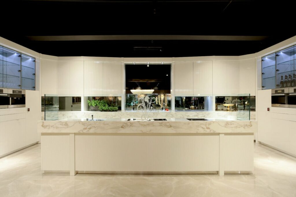 VISIONNAIRE OPENS ITS FIRST EMBASSY IN HONG KONG - Home Italia